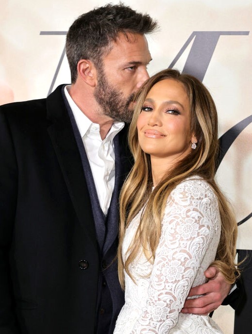 ベン・アフレック、ジェニファー・ロペスとの離婚騒動で疲弊？ 報道とは裏腹に「惨めではない」と関係者証言