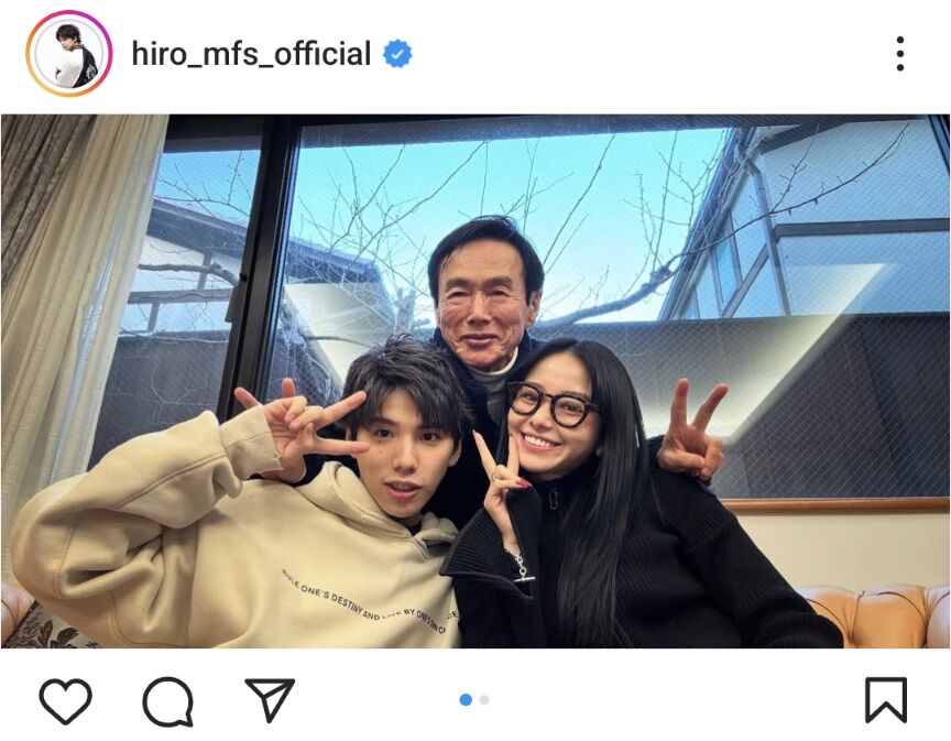 「実家でゆっくり」マイファスHiro＆山本舞香夫妻の家族写真に「日本一ビッグで素敵」の声