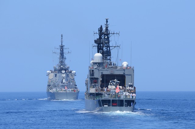 海上自衛隊の精鋭、第2護衛隊群が集結！圧巻の護衛艦9隻が横須賀に勢揃い！