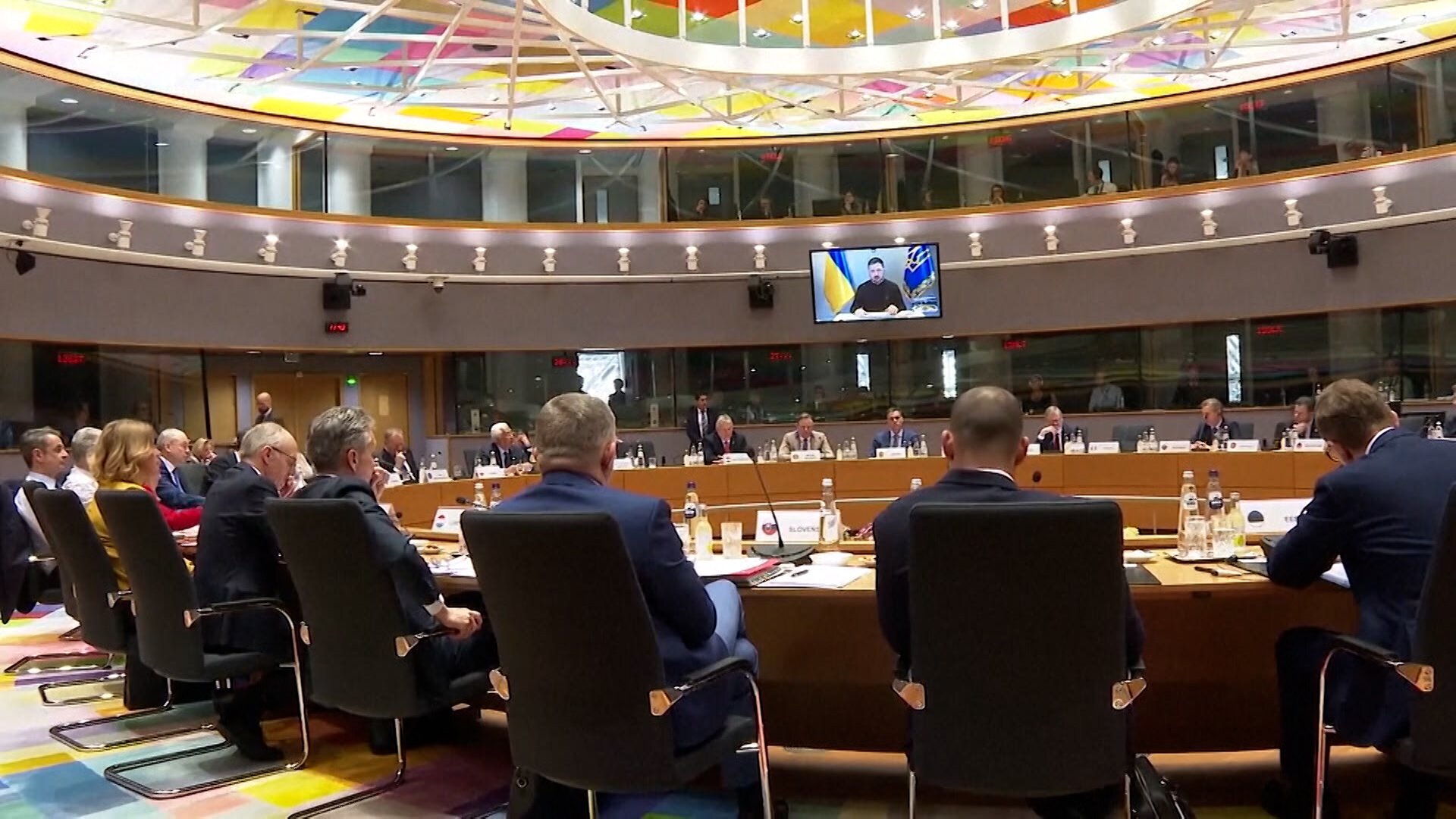 EU、ウクライナ軍事支援強化でハンガリーを除く26カ国が合意：ゼレンスキー大統領、オルバン首相を批判