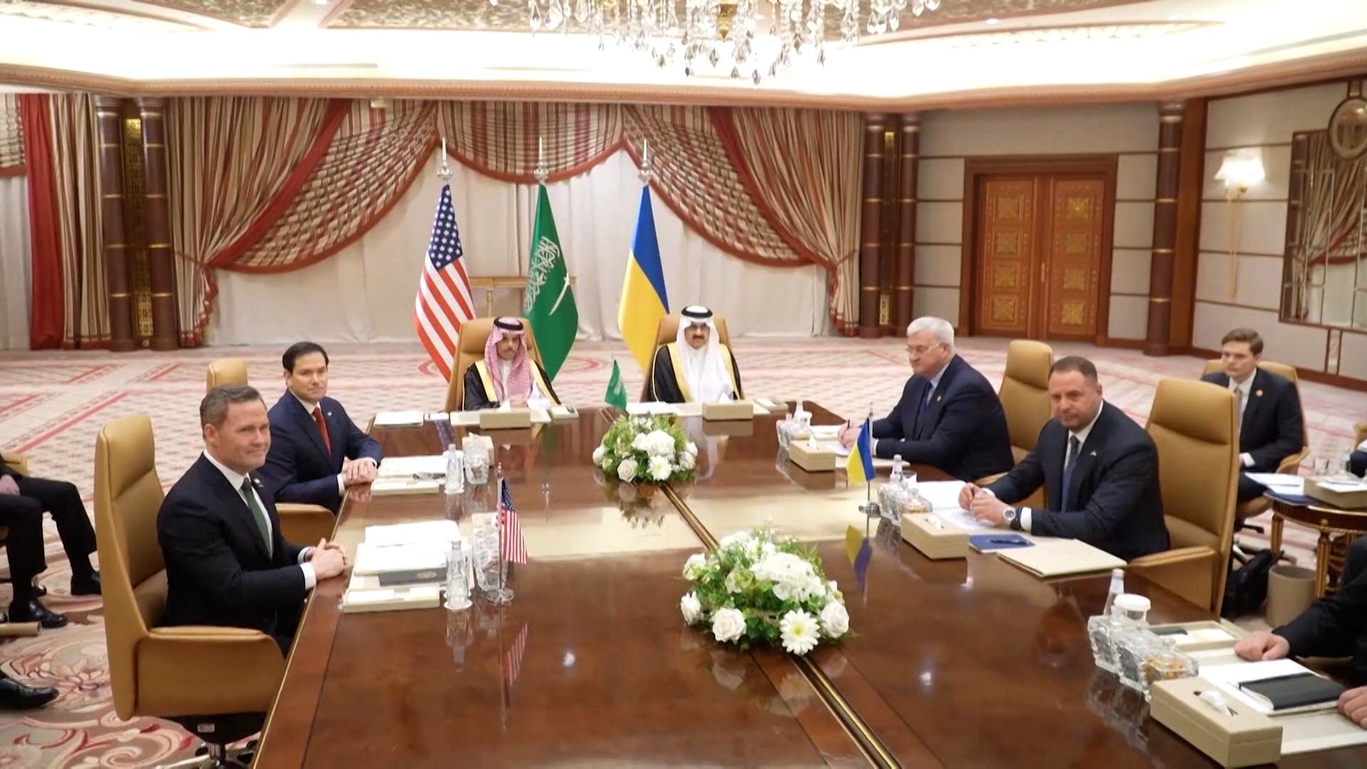 ウクライナ、NATO加盟断念か？停戦交渉の行方